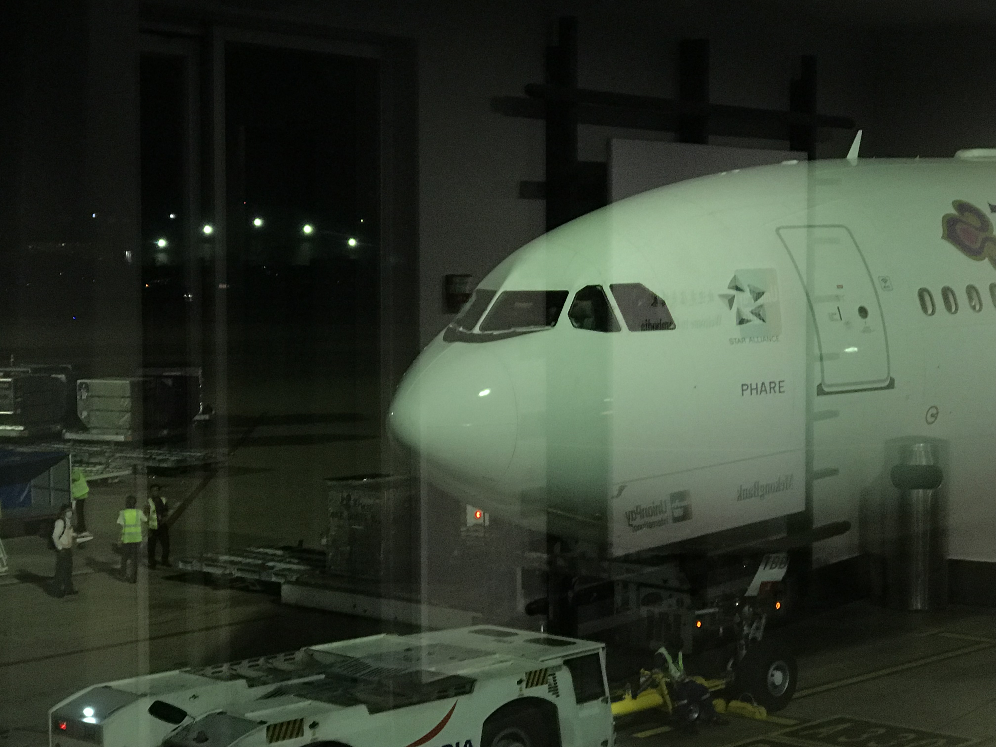9月21日タイ航空プノンペン発バンコク行きTG585便エコノミークラス – 旅・食べ歩き、ときどきクッキング