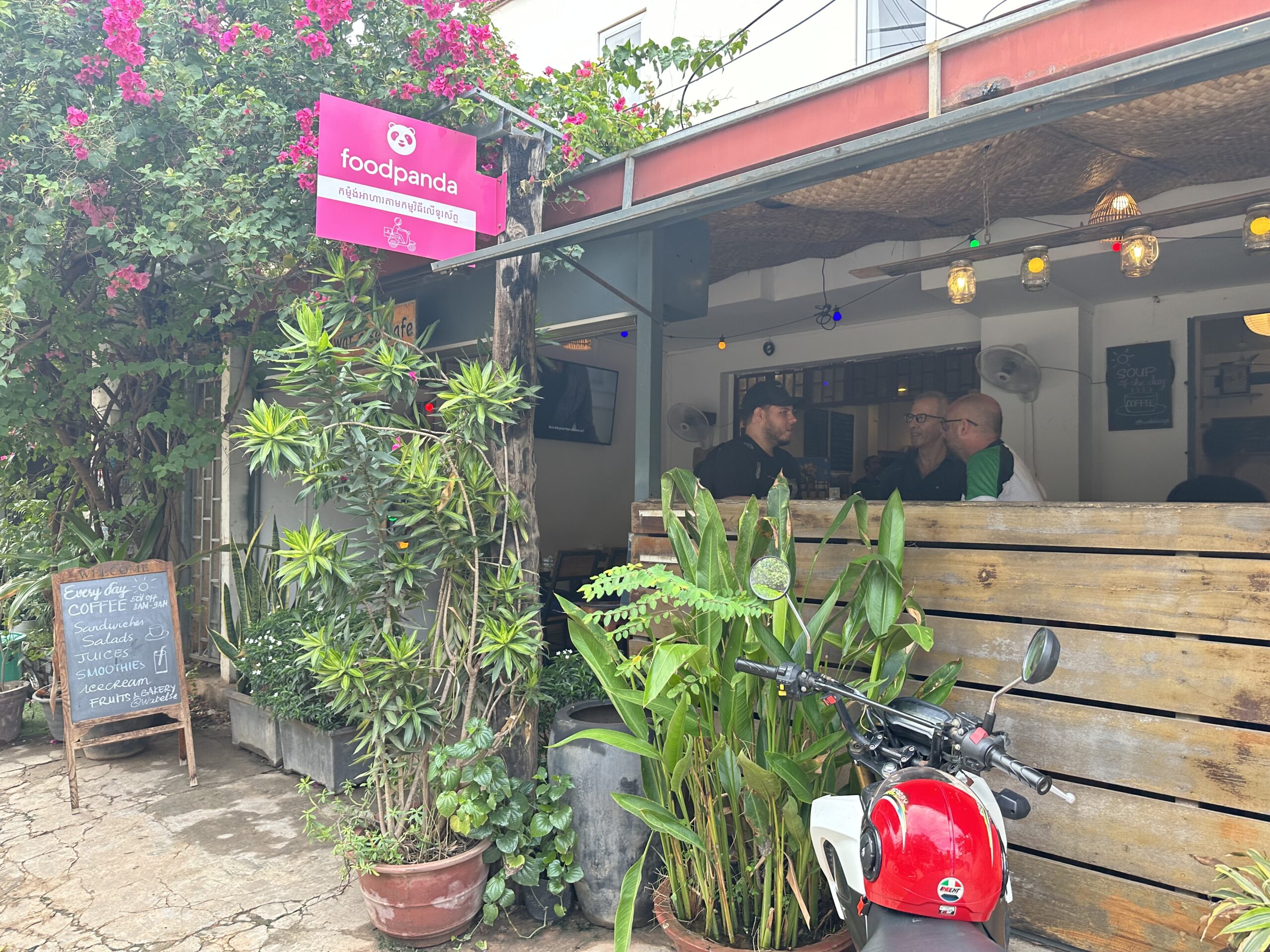 シェムリアップ Wat Else Cafeのサンドイッチ 2回目 – 旅・食べ歩き、ときどきクッキング